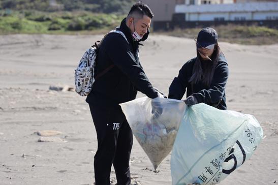 OCA » CTOC leads beach cleanup campaign for athletes and public