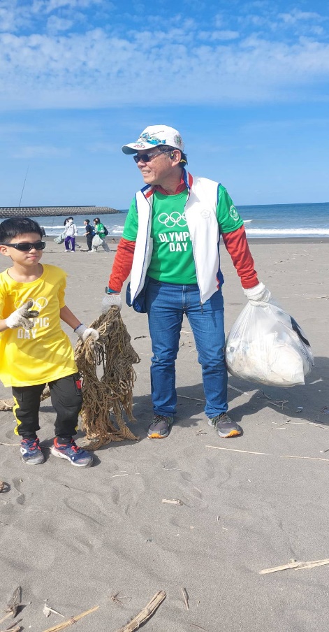 OCA » CTOC leads beach cleanup campaign for athletes and public