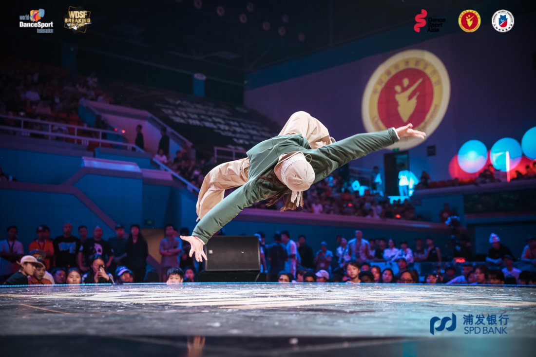 OCA » Chinese break dancer Guo Pu produces ‘Royal’ command performance